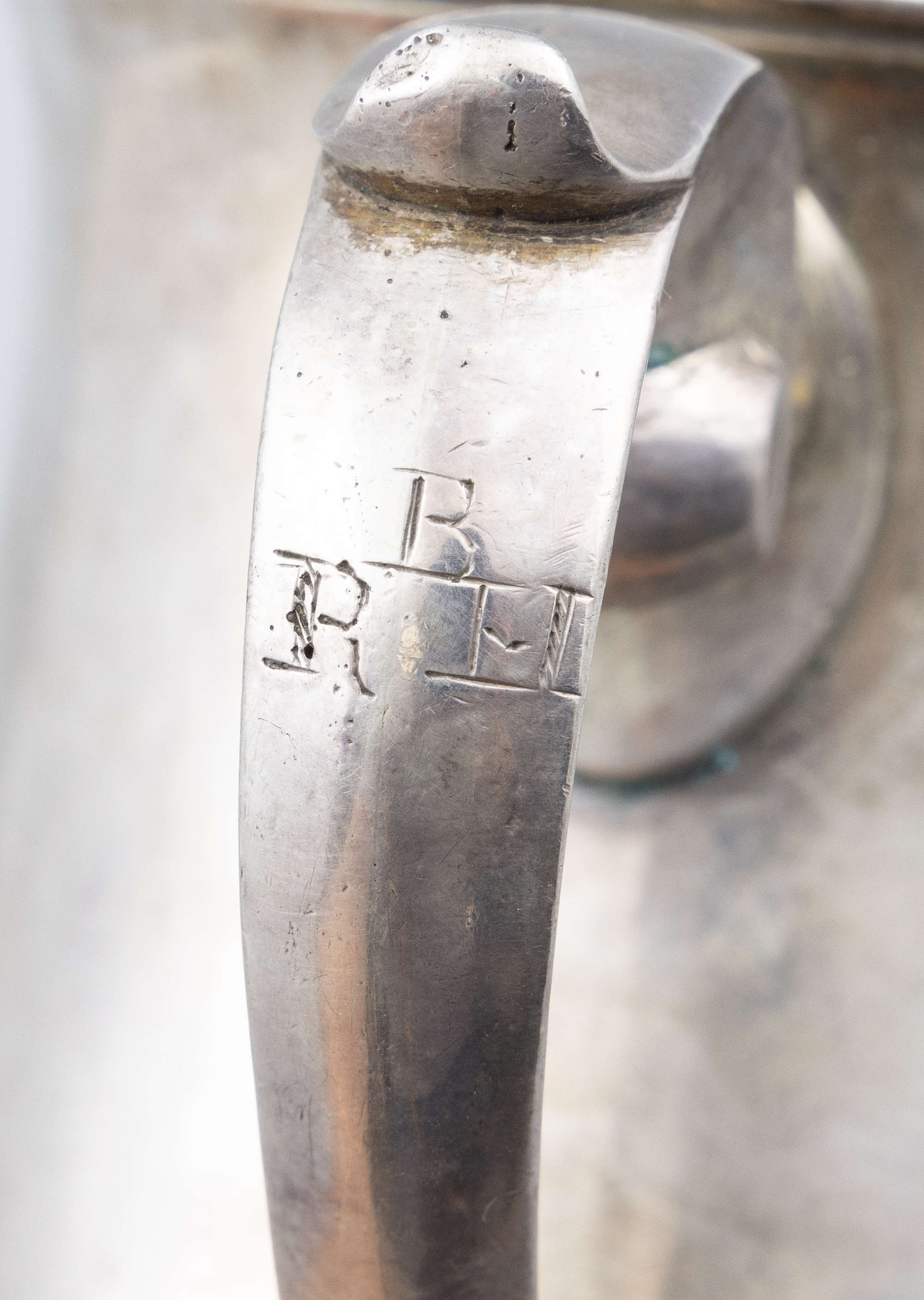 LOT:662 | A GEORGE III SILVER TANKARD